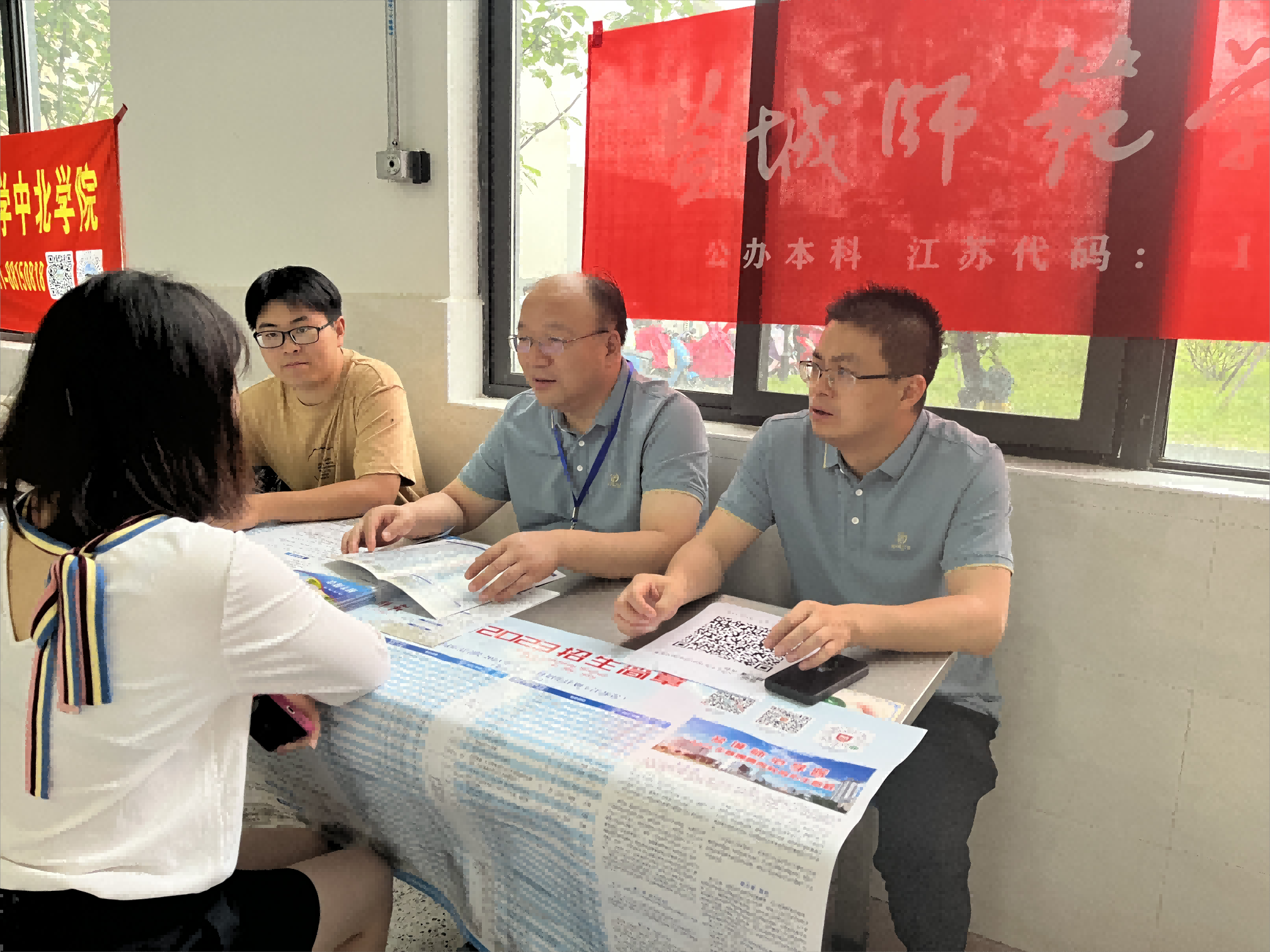 我院赴滨海、阜宁、响水开展招生宣传工作