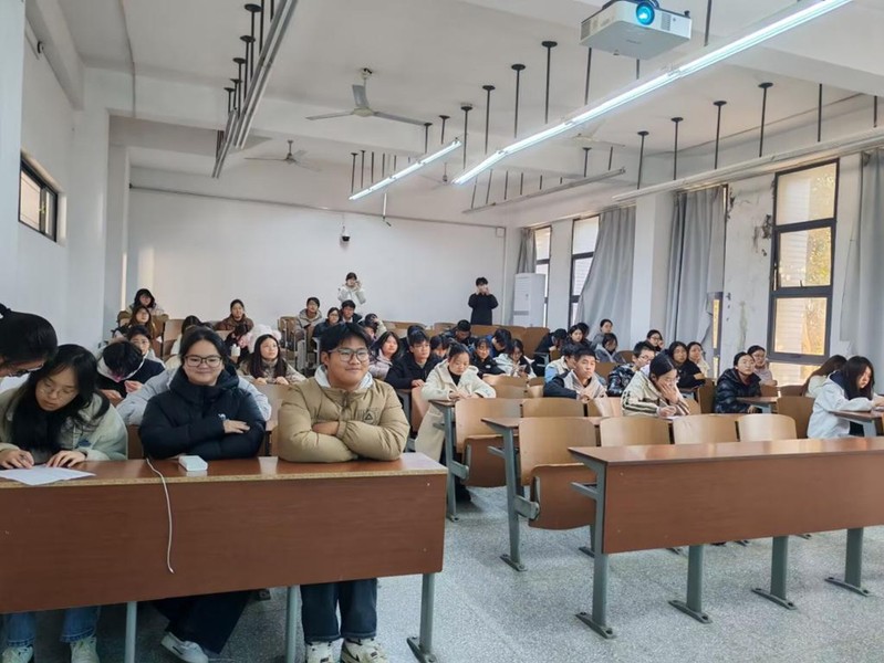 【一站式学生社区】我院“一站式”学生社区举办“汲经验星光，踏四六级征程”四六级备考经验分享会